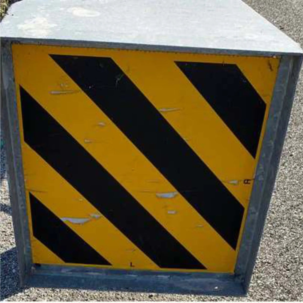 Bridge Guardrail Marker 18"x18" – Evangeline Specialties