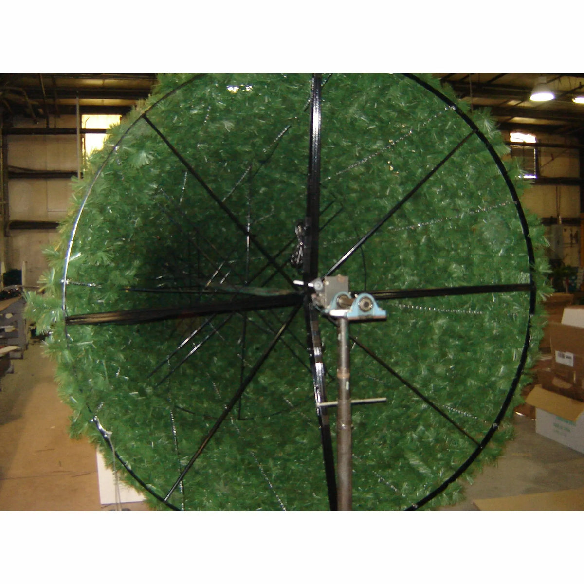 Garland Tree with Lights - Commercial Outdoor Christmas Tree ...